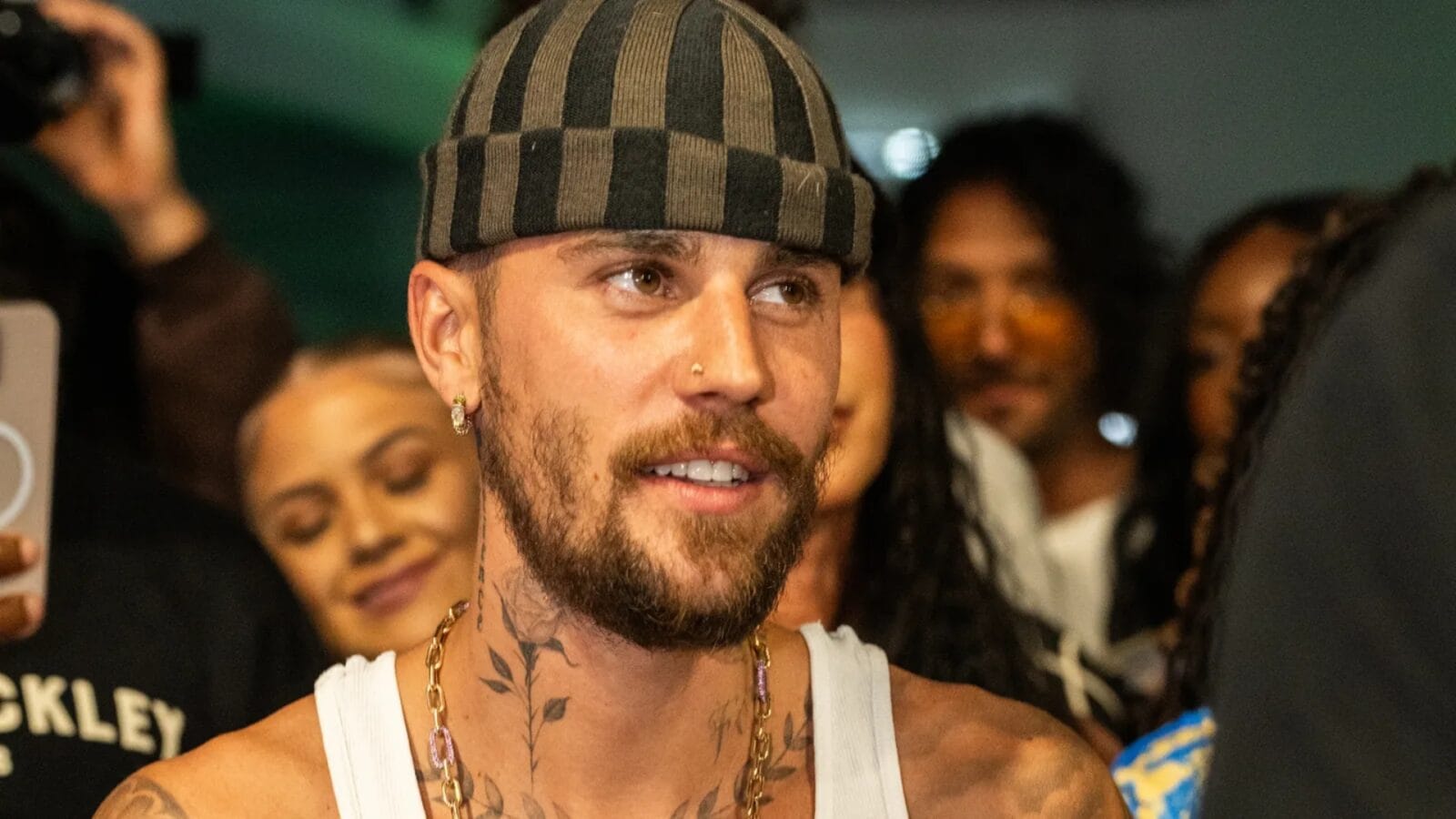 Justin Bieber lança sequência do álbum “Swag”